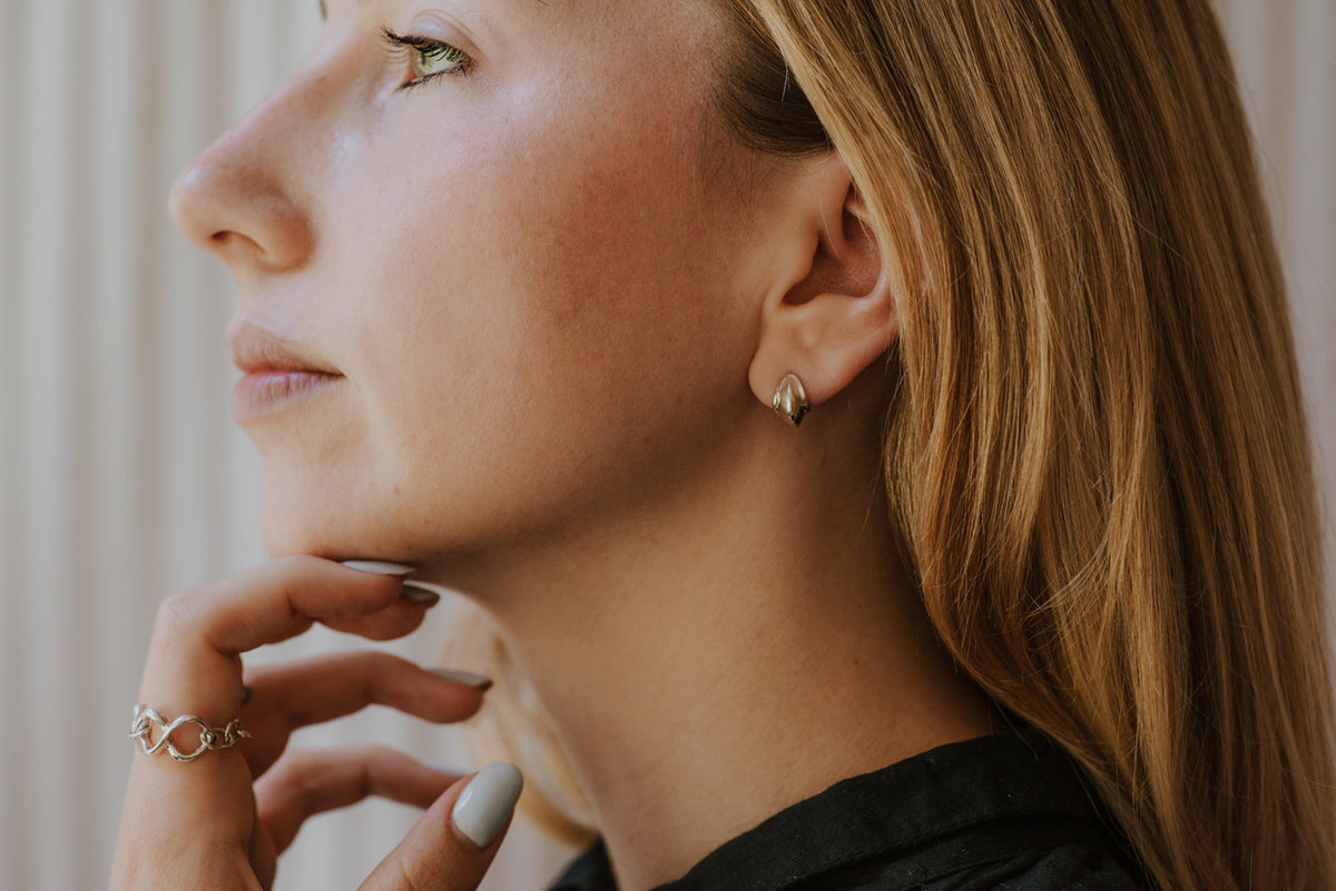 New Shell Earrings– Aki Ishihara