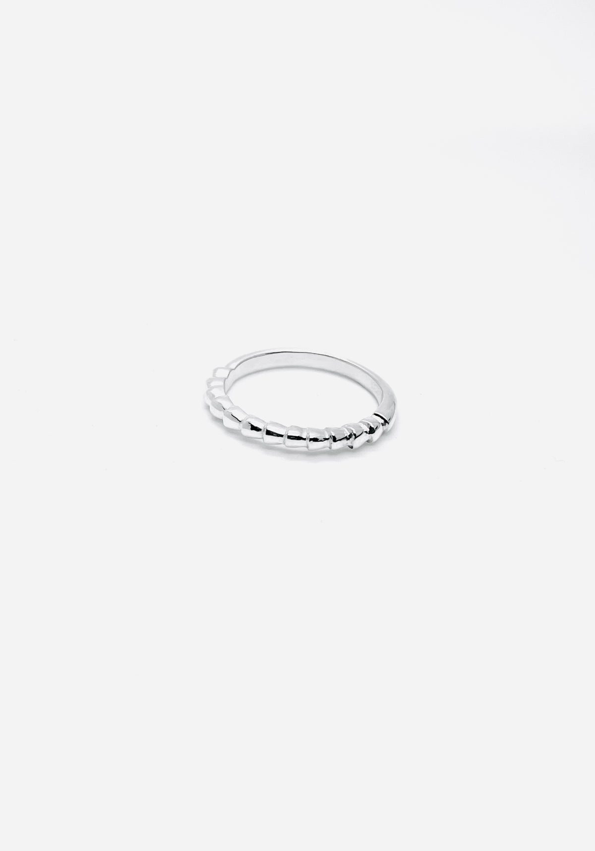Serpentine half ring– Aki Ishihara